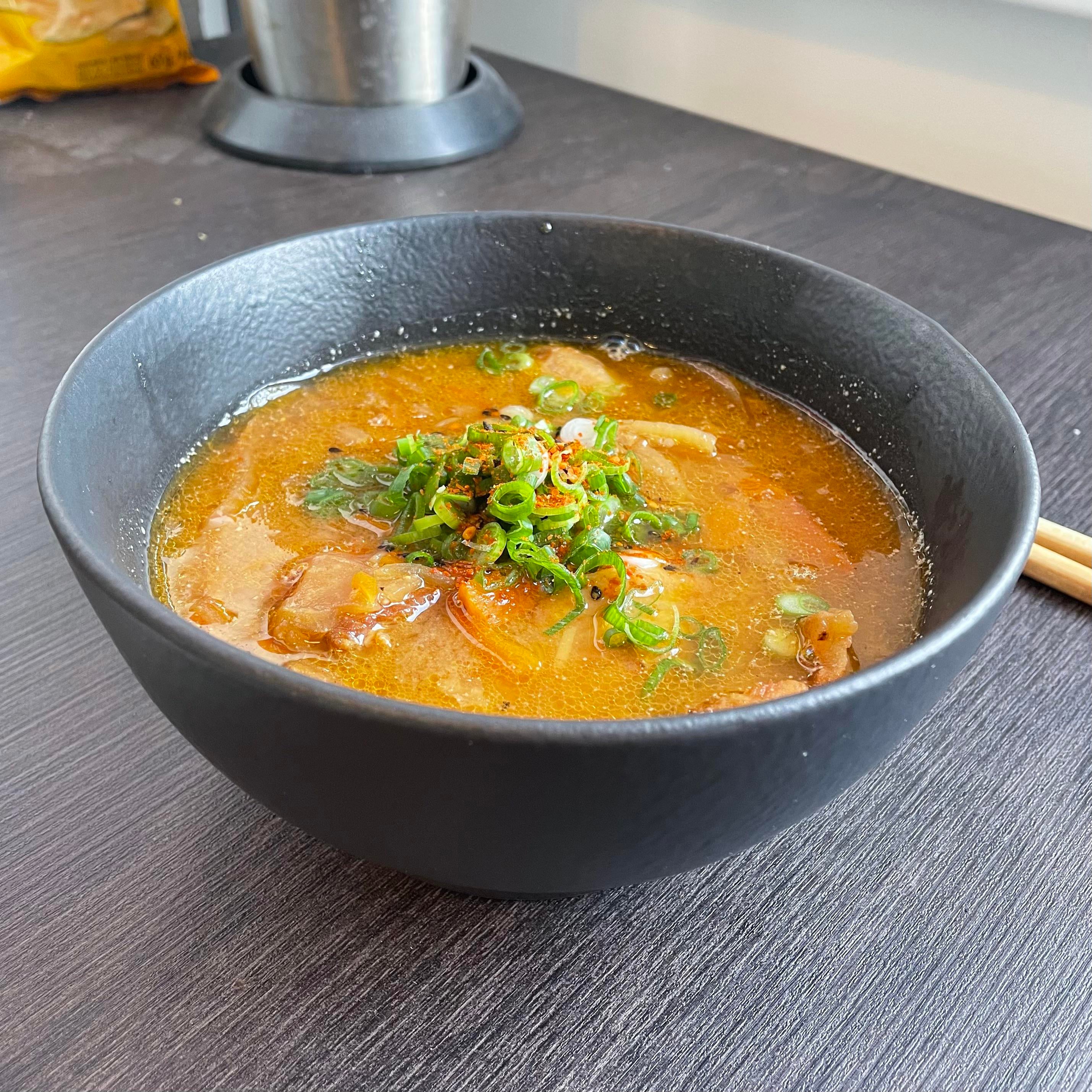 Tonjiru - Lonely Japan