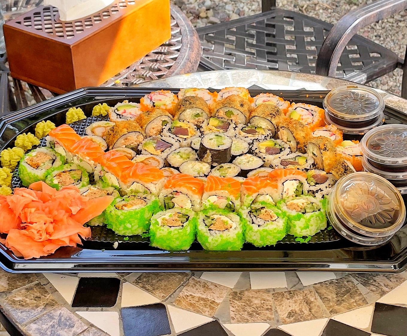 Sushi lunch at work - Lonely Japan