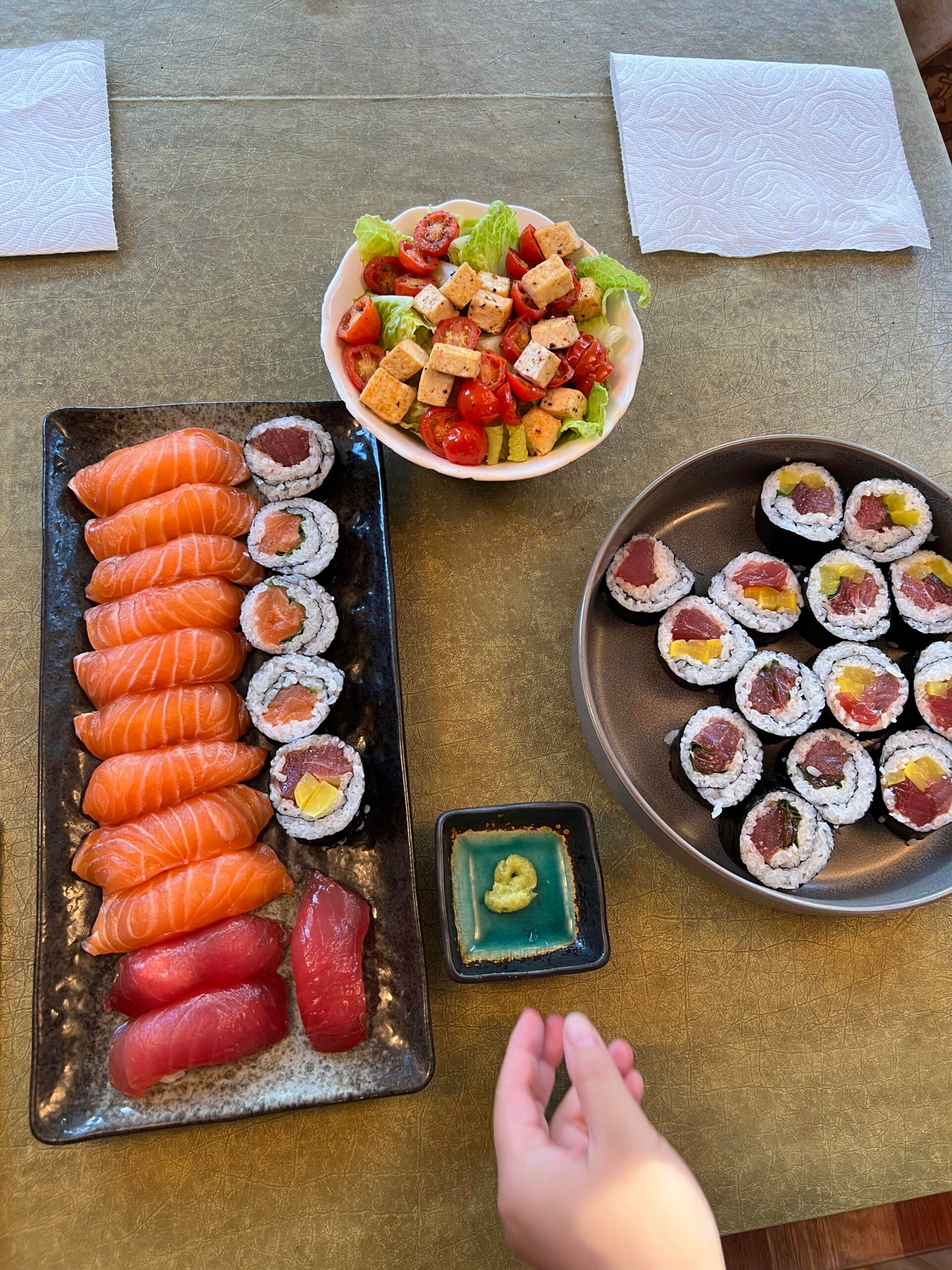 Homemade sushi lunch for two! How’s that portion for duo? - Lonely Japan