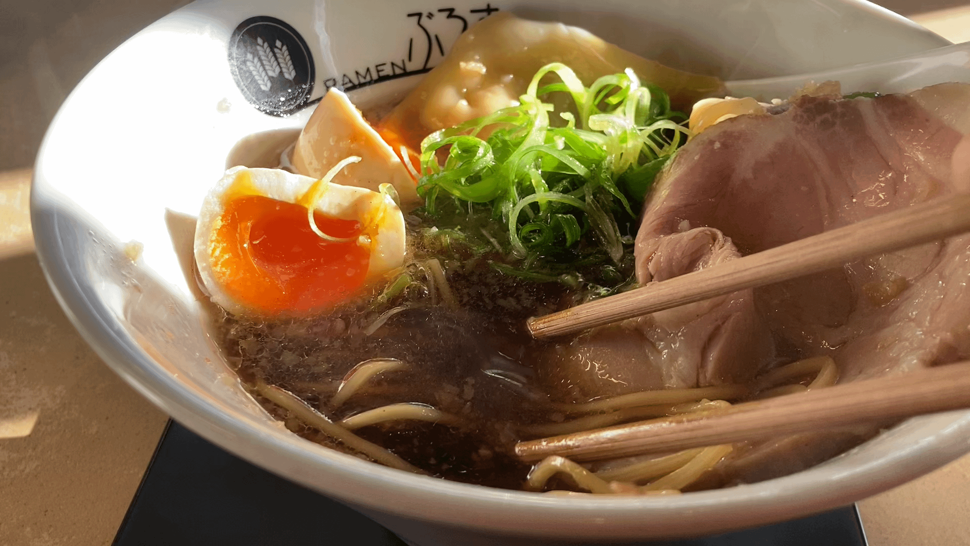 The most beautiful noodle pull I’ve ever seen (Ramen Bros, Nagoya ...