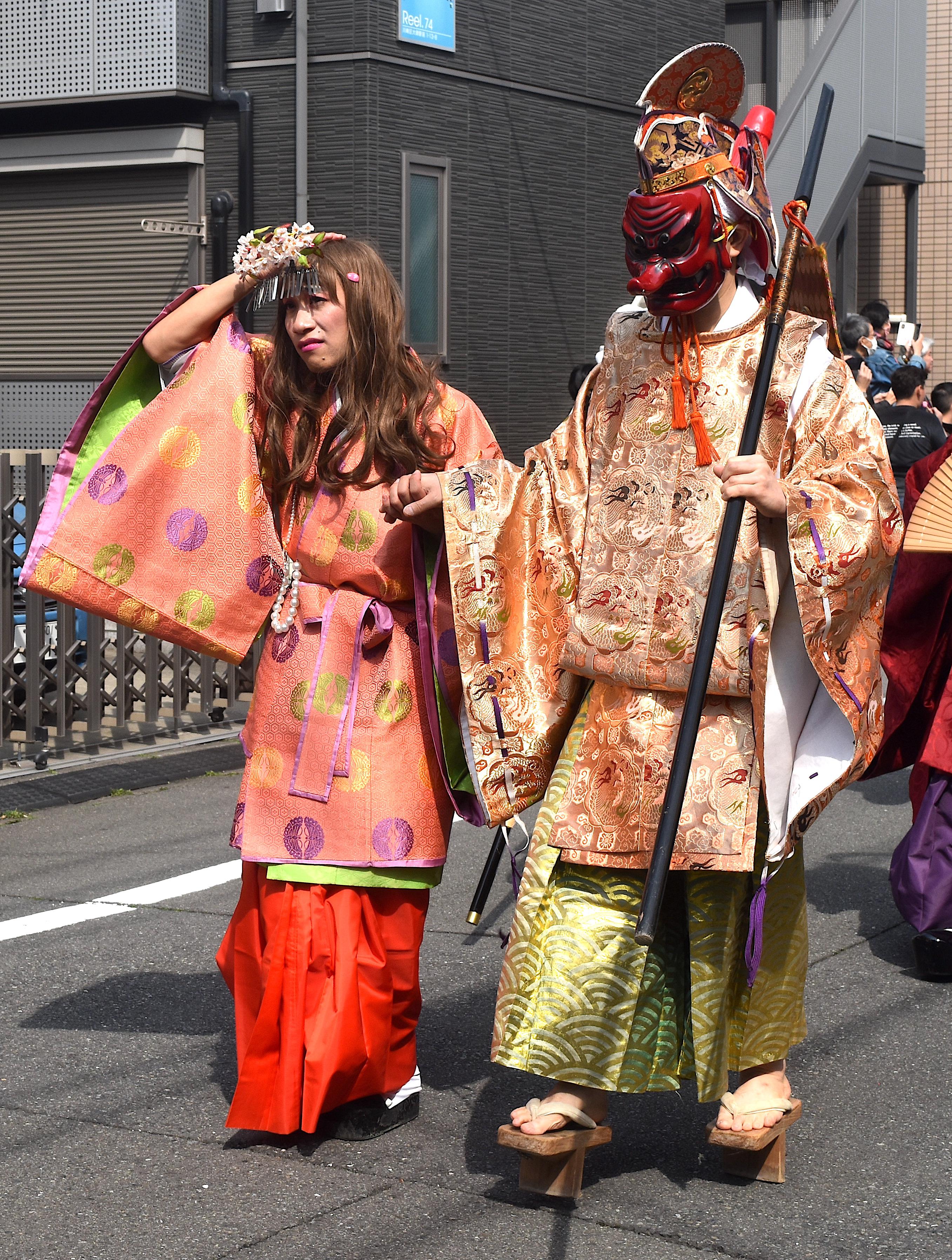 Drag Queen and Tengu at Kanamara Matsuri in Kawasaki-Daishi - Lonely Japan