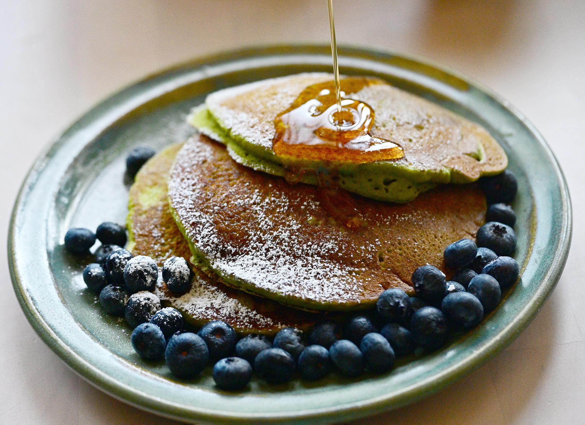 Matcha pancakes - Lonely Japan