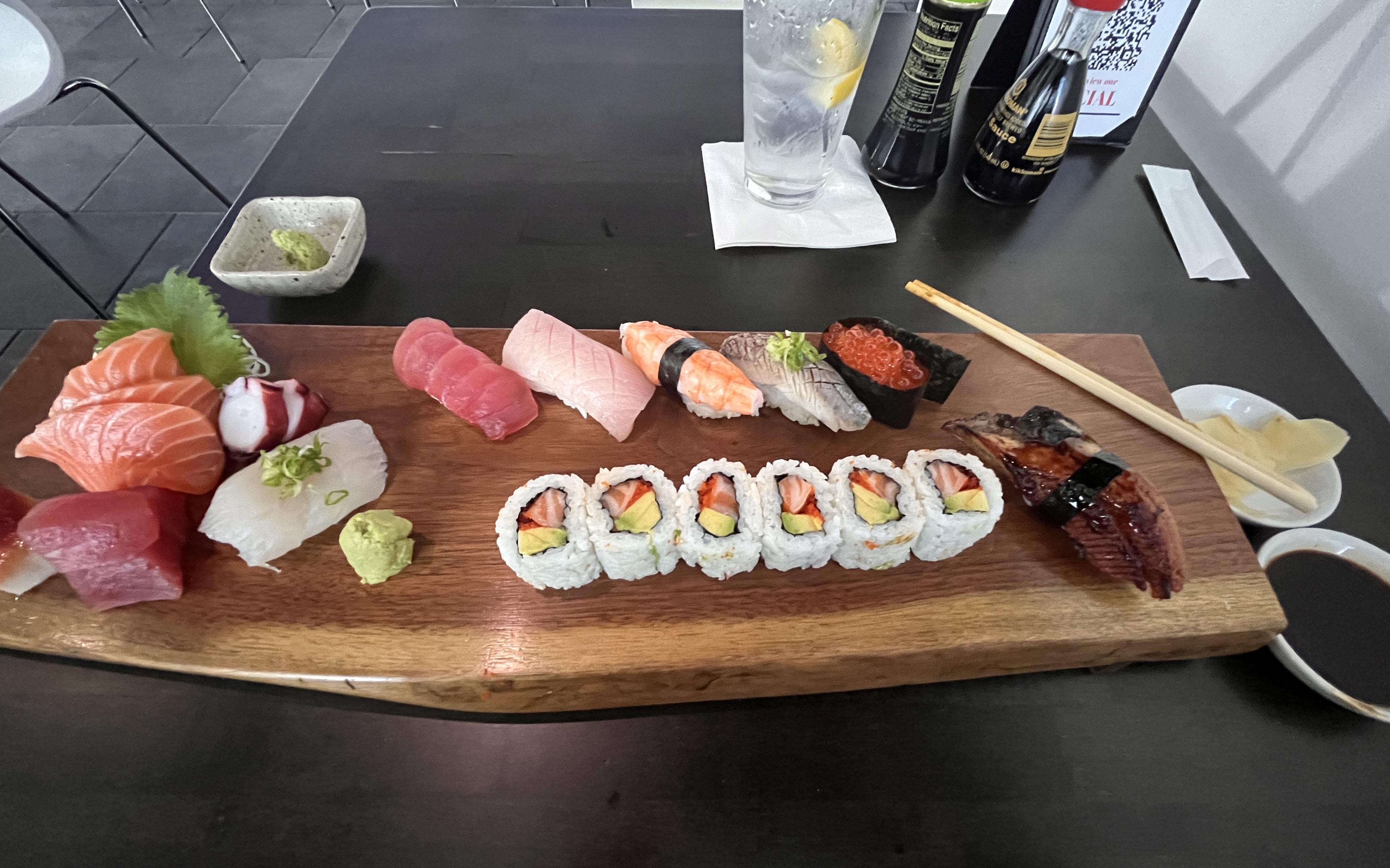 Sushi Sashimi Dinner - Lonely Japan