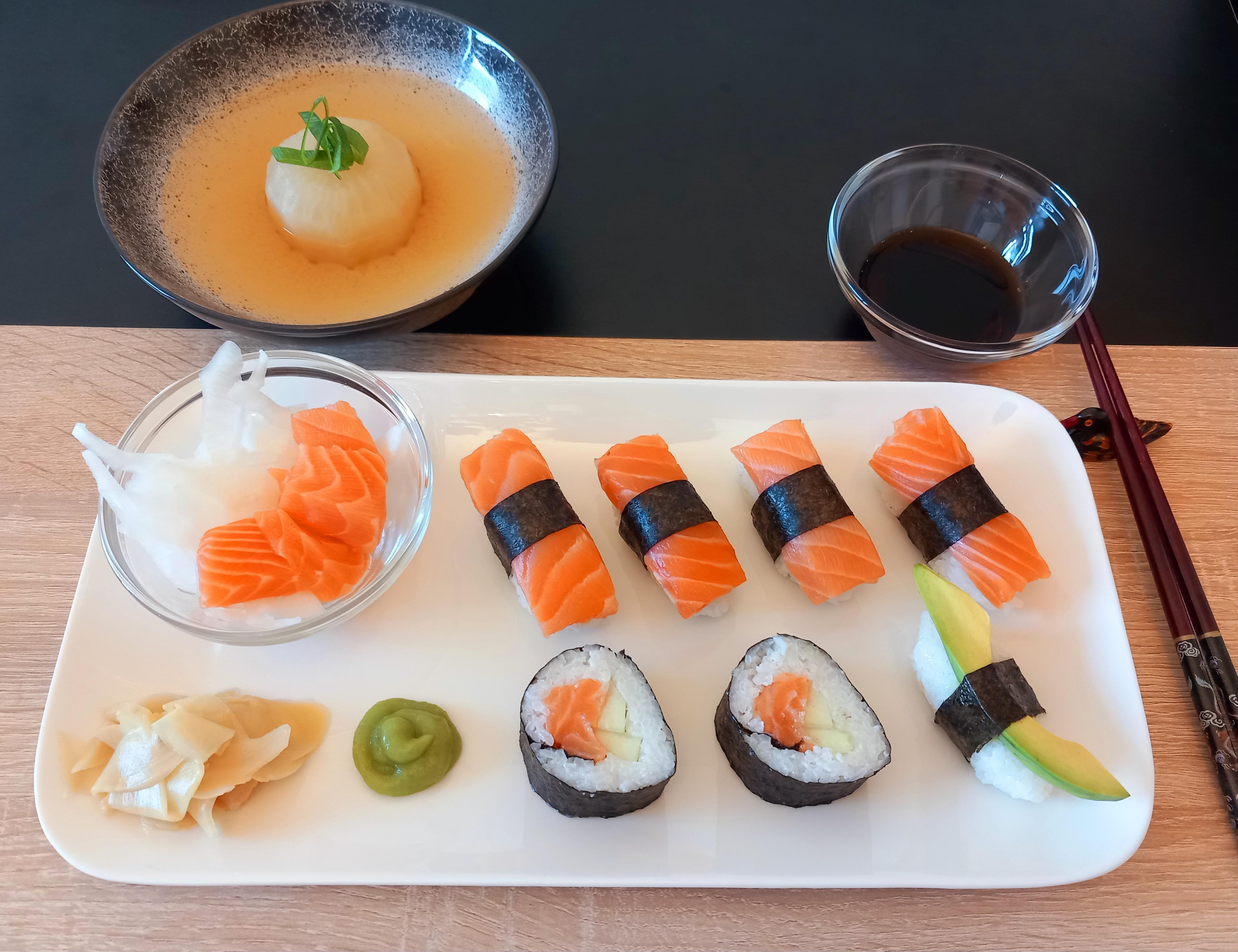 Sushi & Daikon - Selfmade - Lonely Japan