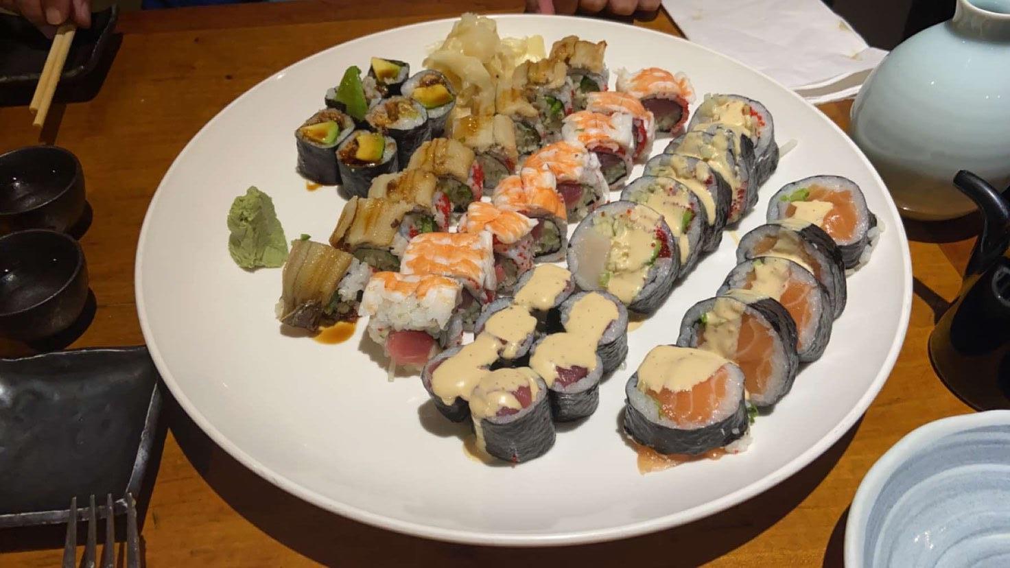 Had some amazing rolls tonight (First post!) - Lonely Japan