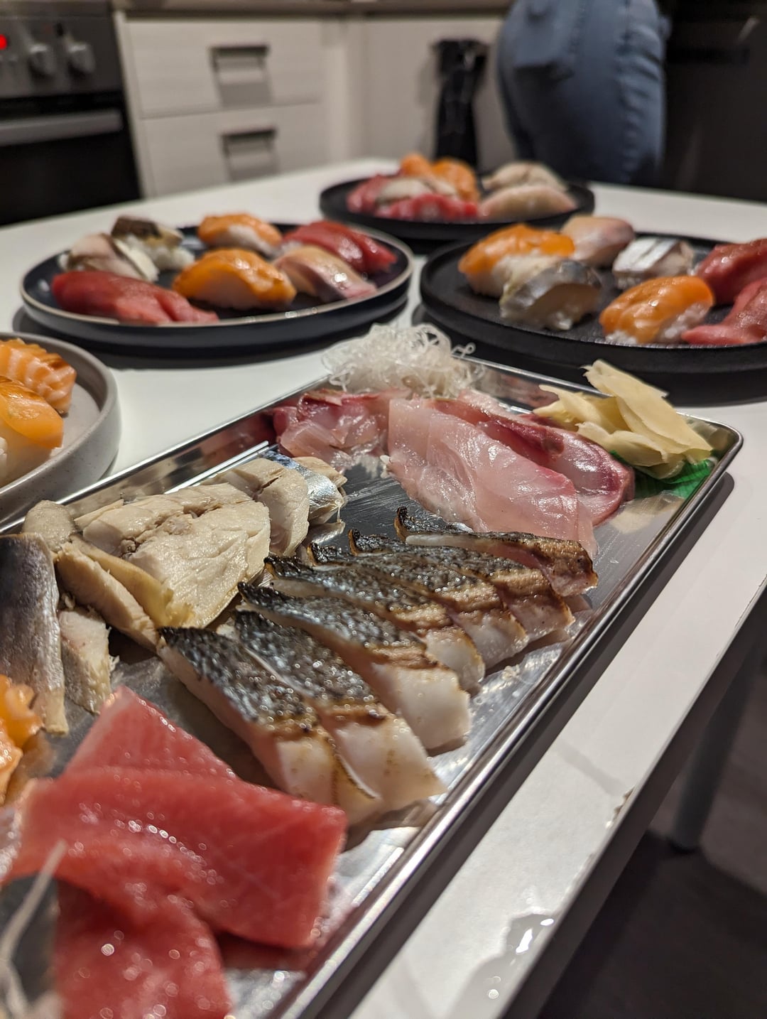 SUSHI Night with friends - Lonely Japan