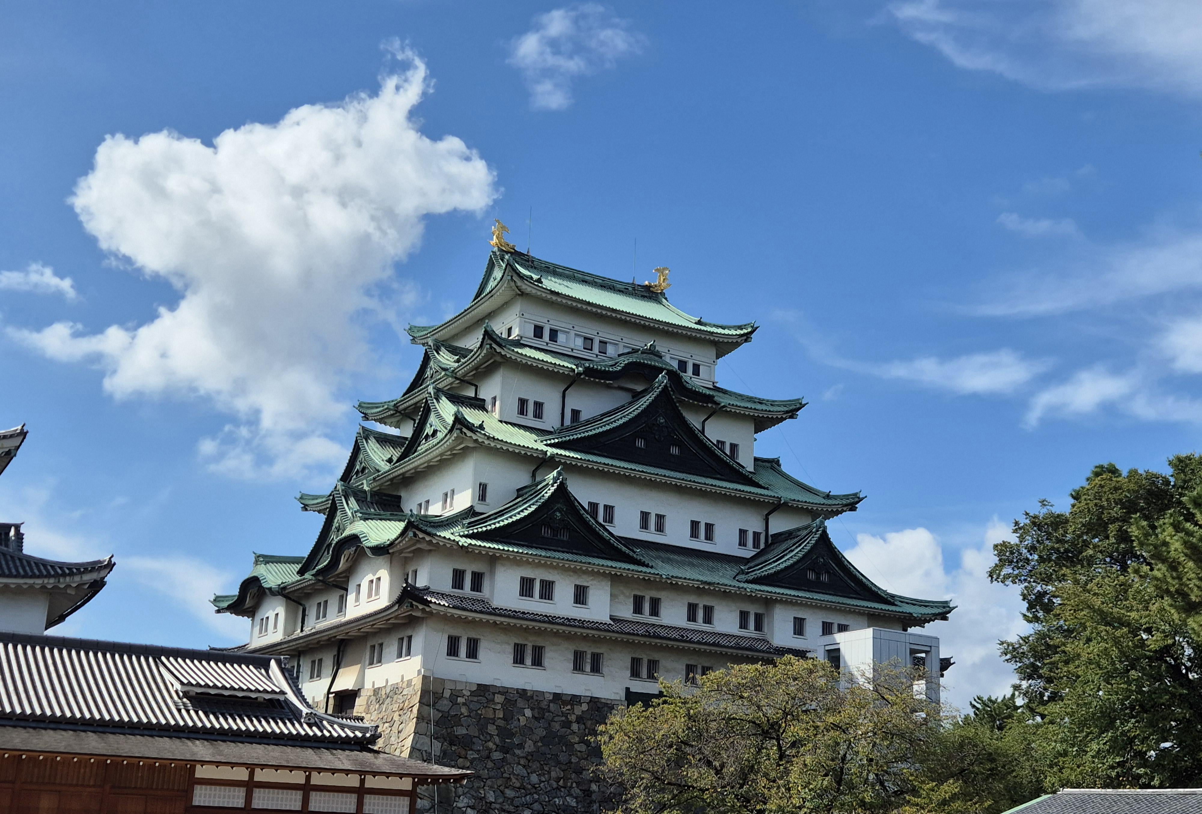 Went to Nagoya castle today, Beautiful weather. - Lonely Japan