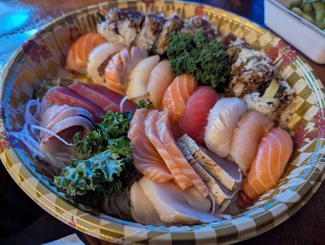 Lovely Thanksgiving sushi dinner for the Hubbs and I. - Lonely Japan